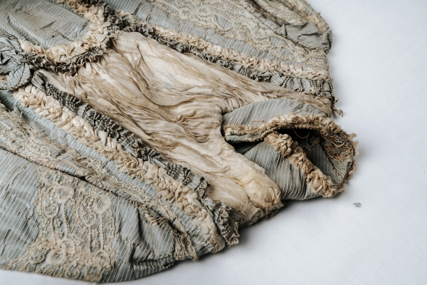 Lecture "Behind The Seams" , by Dr. Ingrid Mida, on April 29 at 8 pm ...