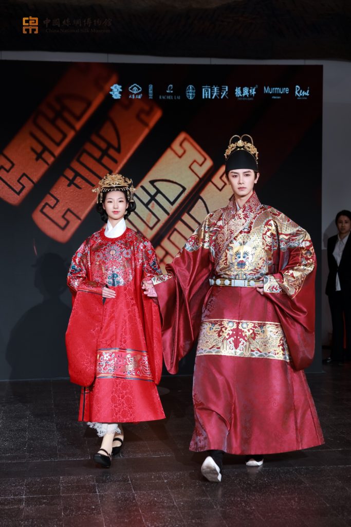 The First Silk Fashion Festival Held at the China National Silk Museum ...